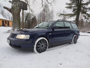 Zils Volkswagen Passat B5 1998 Gulbene, ar dzinēja tilpumu 1.90 L un nobraukumu 301 tūkst. km par 1350 €, foto  vietnē AUTOMOTO.COM.LV