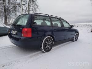 Zils Volkswagen Passat B5 1998 Gulbene, ar dzinēja tilpumu 1.90 L un nobraukumu 301 tūkst. km par 1350 €, foto 5 vietnē AUTOMOTO.COM.LV