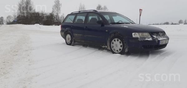 Blue Volkswagen Passat B5 1998 in Jekabpils, with an engine capacity of 1.90 L and mileage of 443 thousand km for 850 €, photo 2 on AUTOMOTO.COM.LV