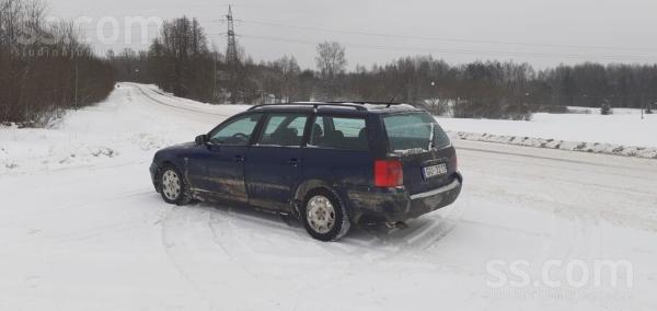 Blue Volkswagen Passat B5 1998 in Jekabpils, with an engine capacity of 1.90 L and mileage of 443 thousand km for 850 €, photo 3 on AUTOMOTO.COM.LV