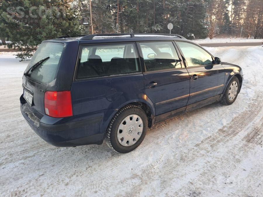 Zils Volkswagen Passat B5 1998 Jēkabpils, ar dzinēja tilpumu 1.90 L un nobraukumu 480 tūkst. km par 990 €, foto 3 vietnē AUTOMOTO.COM.LV