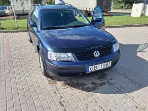 Volkswagen Passat B5 1998 in Rezekne on AUTOMOTO.COM.LV Blue Volkswagen Passat B5 1998 in Rezekne, with an engine capacity of 1.80 L and mileage of 331 thousand km for 1100 €, photo 1 on AUTOMOTO.COM.LV