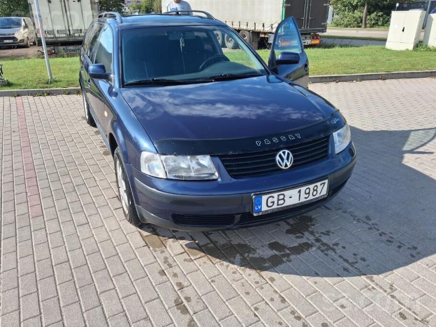 Zils Volkswagen Passat B5 1998 Rēzekne, ar dzinēja tilpumu 1.80 L un nobraukumu 331 tūkst. km par 1100 €, foto 1 vietnē AUTOMOTO.COM.LV