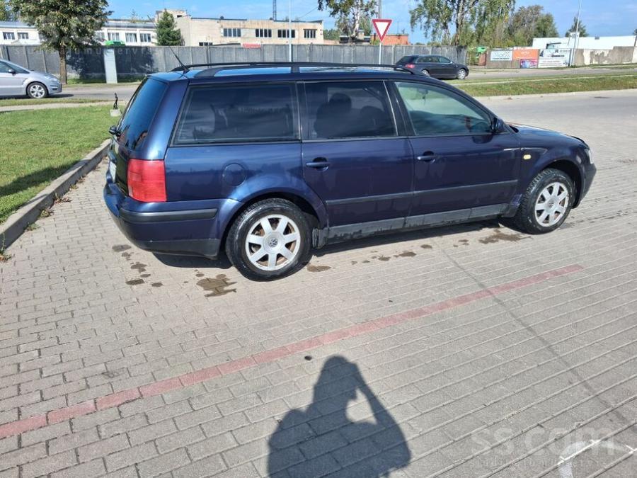 Zils Volkswagen Passat B5 1998 Rēzekne, ar dzinēja tilpumu 1.80 L un nobraukumu 331 tūkst. km par 1100 €, foto 3 vietnē AUTOMOTO.COM.LV