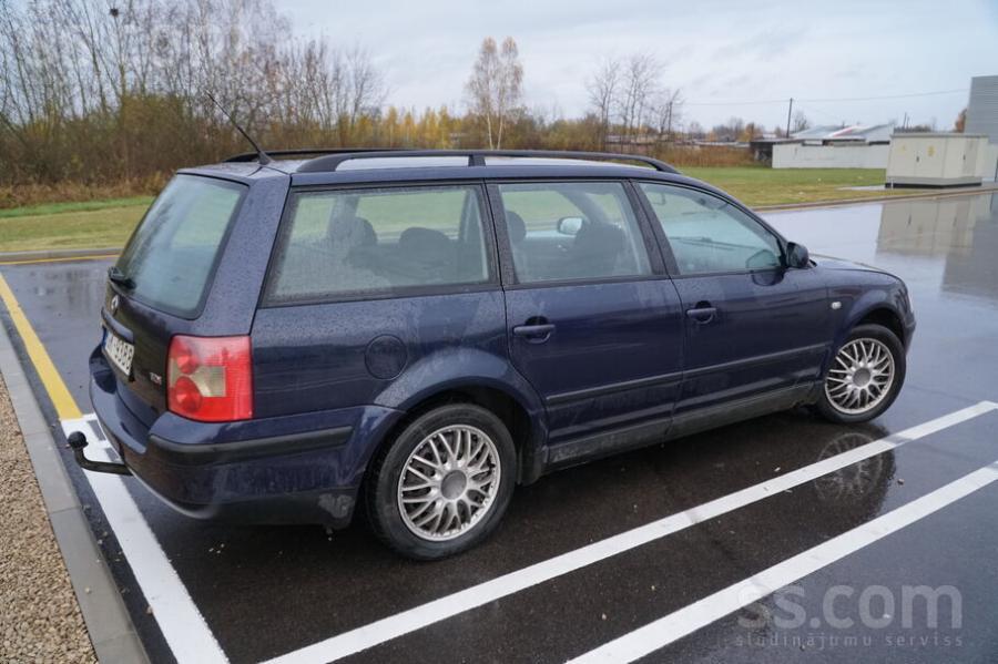 Zils Volkswagen Passat B5 1999 Daugavpils, ar dzinēja tilpumu 1.90 L un nobraukumu 398 tūkst. km par 1500 €, foto 3 vietnē AUTOMOTO.COM.LV