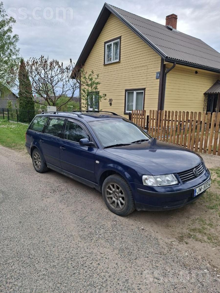 Blue Volkswagen Passat B5 1999 in Valmiera, with an engine capacity of 1.90 L and mileage of 584 thousand km for 1100 €, photo 1 on AUTOMOTO.COM.LV