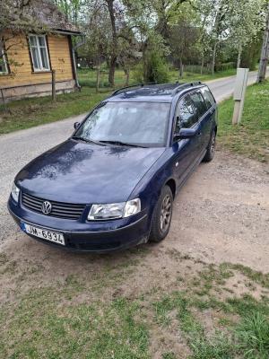 Blue Volkswagen Passat B5 1999 in Valmiera, with an engine capacity of 1.90 L and mileage of 584 thousand km for 1100 €, photo 3 on AUTOMOTO.COM.LV