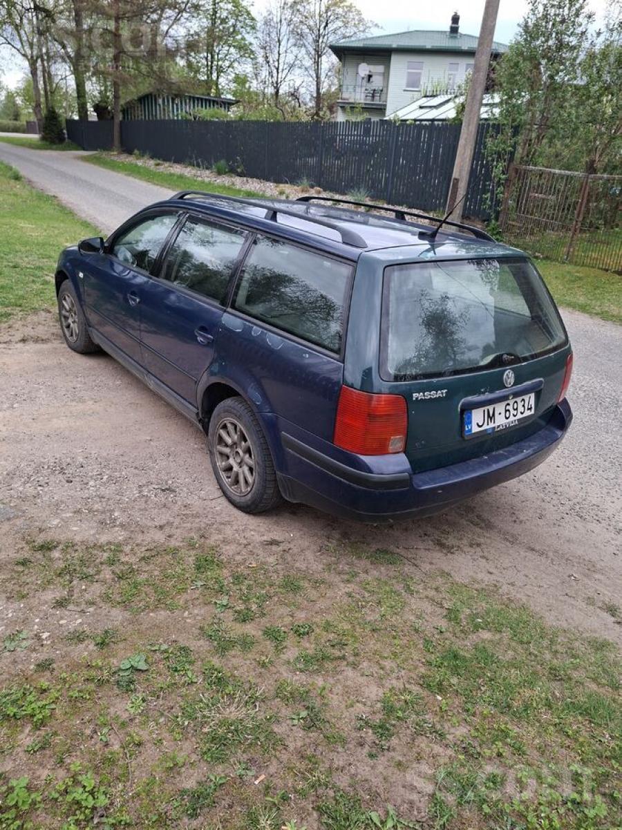 Blue Volkswagen Passat B5 1999 in Valmiera, with an engine capacity of 1.90 L and mileage of 584 thousand km for 1100 €, photo 4 on AUTOMOTO.COM.LV