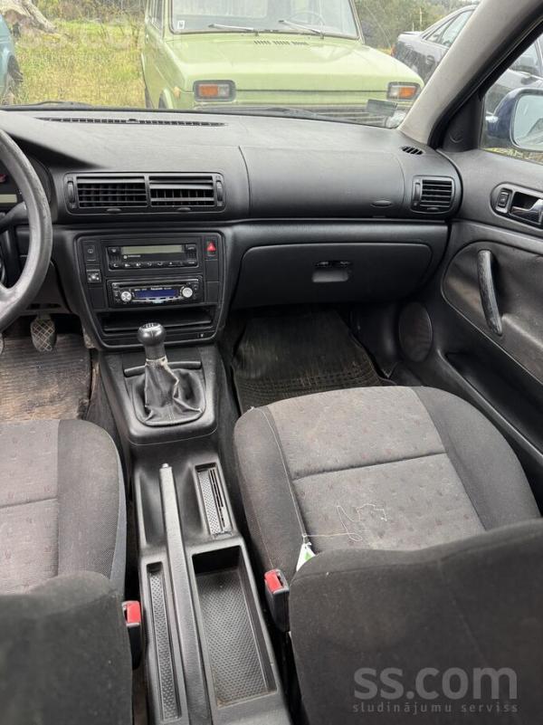 Blue Volkswagen Passat B5 1999 in Cesis, with an engine capacity of 1.80 L and mileage of 0 thousand km for 700 €, photo 8 on AUTOMOTO.COM.LV