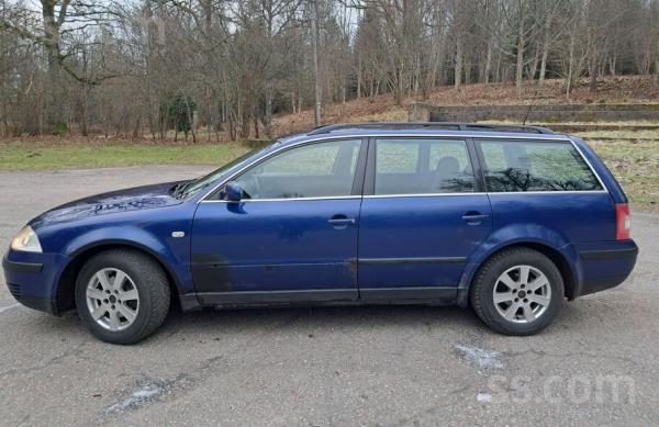 Blue Volkswagen Passat B5 2000 in Liepaja, with an engine capacity of 1.90 L and mileage of 390 thousand km for 1200 €, photo 2 on AUTOMOTO.COM.LV