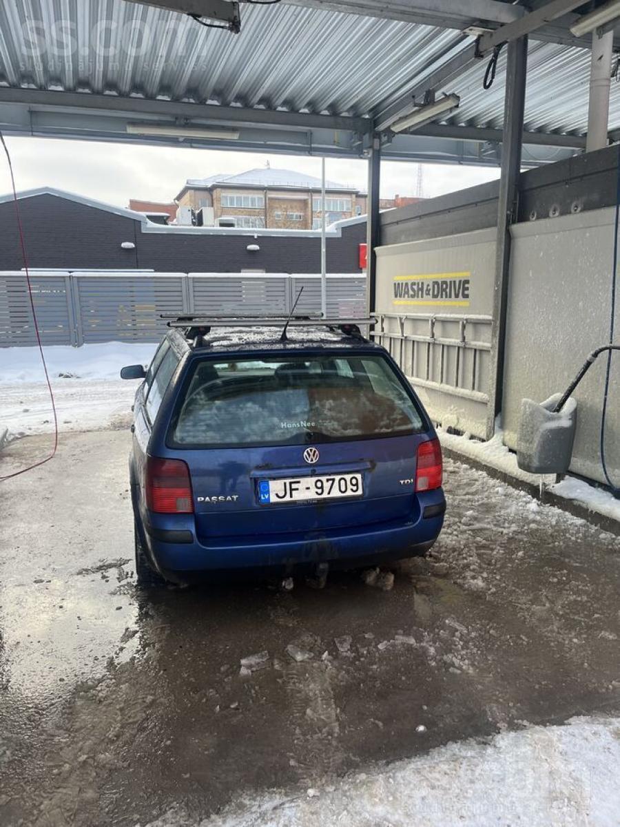 Blue Volkswagen Passat B5 2000 in Daugavpils, with an engine capacity of 1.90 L and mileage of 505 thousand km for 950 €, photo 2 on AUTOMOTO.COM.LV
