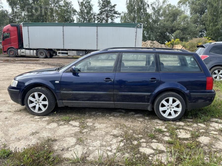 Zils Volkswagen Passat B5 2000 Valmiera, ar dzinēja tilpumu 1.90 L un nobraukumu 389 tūkst. km par 900 €, foto 3 vietnē AUTOMOTO.COM.LV