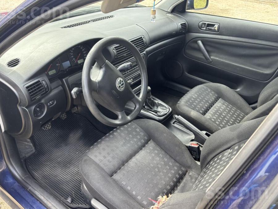 Zils Volkswagen Passat B5 2000 Valmiera, ar dzinēja tilpumu 1.90 L un nobraukumu 389 tūkst. km par 900 €, foto 8 vietnē AUTOMOTO.COM.LV