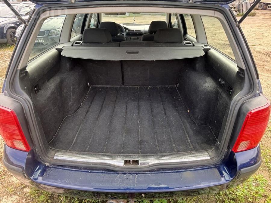 Zils Volkswagen Passat B5 2000 Valmiera, ar dzinēja tilpumu 1.90 L un nobraukumu 389 tūkst. km par 900 €, foto 10 vietnē AUTOMOTO.COM.LV
