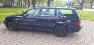 Blue Volkswagen Passat B5 2000 in Riga, with an engine capacity of 1.90 L and mileage of 354 thousand km for 2300 €, photo 3 on AUTOMOTO.COM.LV
