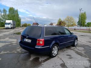 Zils Volkswagen Passat B5 2001 Bauska, ar dzinēja tilpumu 2.50 L un nobraukumu 279 tūkst. km par 2350 €, foto 4 vietnē AUTOMOTO.COM.LV