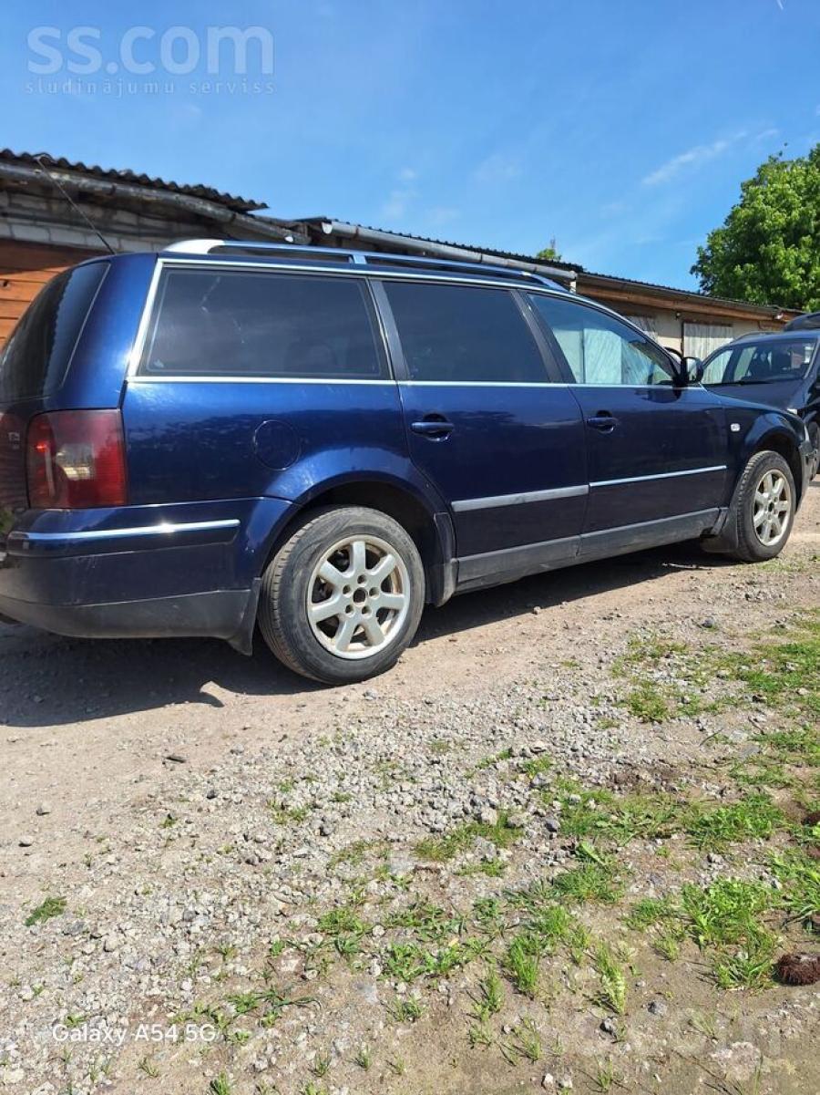 Zils Volkswagen Passat B5 2001 Limbaži, ar dzinēja tilpumu 2.00 L un nobraukumu 369 tūkst. km par 1100 €, foto 3 vietnē AUTOMOTO.COM.LV