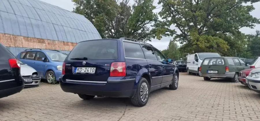 Blue Volkswagen Passat B5 2001 in Valmiera, with an engine capacity of 1.90 L and mileage of 385 thousand km for 1400 €, photo 4 on AUTOMOTO.COM.LV