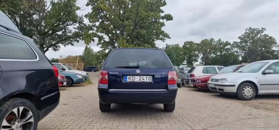 Blue Volkswagen Passat B5 2001 in Valmiera, with an engine capacity of 1.90 L and mileage of 385 thousand km for 1400 €, photo 5 on AUTOMOTO.COM.LV