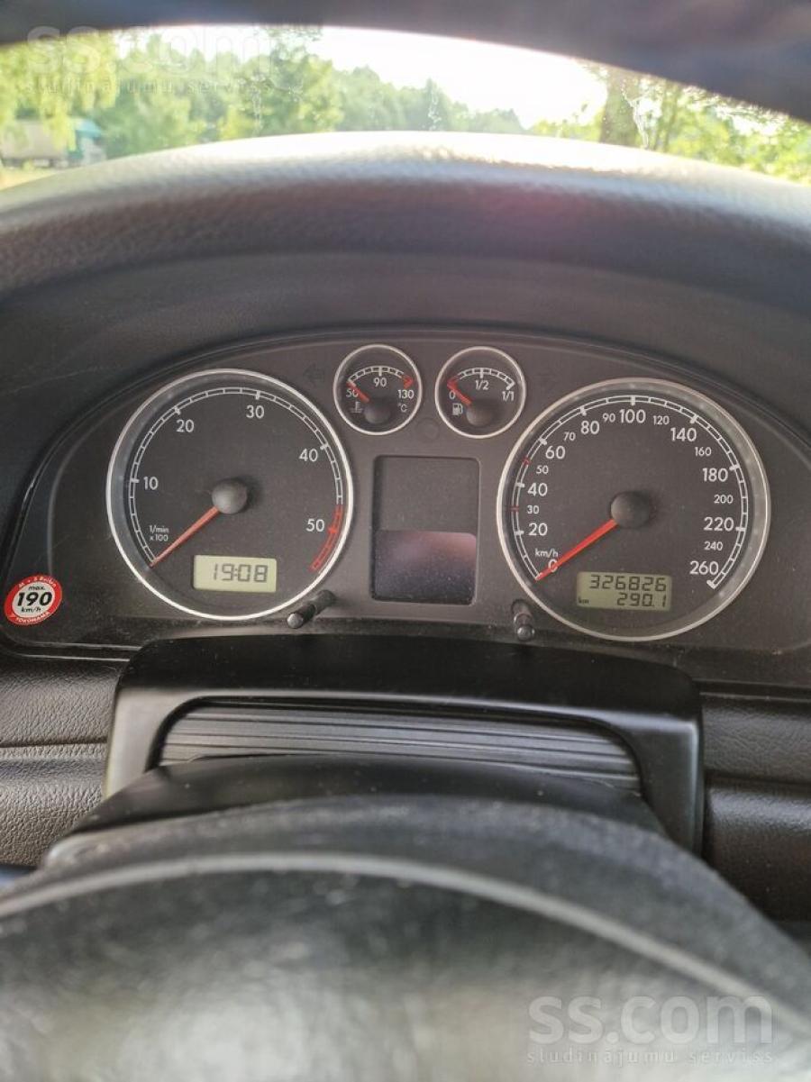 Zils Volkswagen Passat B5 2001 Limbaži, ar dzinēja tilpumu 1.90 L un nobraukumu 327 tūkst. km par 1950 €, foto 12 vietnē AUTOMOTO.COM.LV