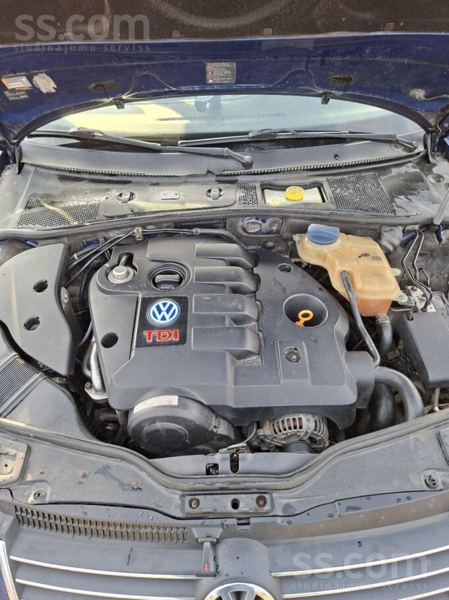 Blue Volkswagen Passat B5 2001 in Jekabpils, with an engine capacity of 1.90 L and mileage of 372 thousand km for 1350 €, photo 11 on AUTOMOTO.COM.LV