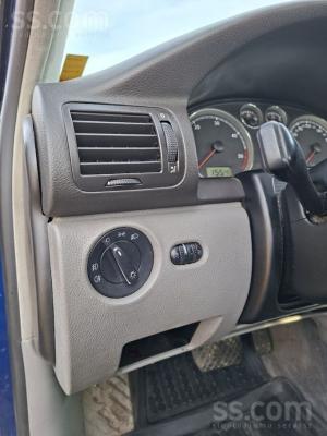 Blue Volkswagen Passat B5 2001 in Jekabpils, with an engine capacity of 1.90 L and mileage of 372 thousand km for 1350 €, photo 13 on AUTOMOTO.COM.LV