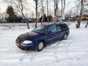 Blue Volkswagen Passat B5 2002 in Riga, with an engine capacity of 1.90 L and mileage of 475 thousand km for 1900 €, photo 3 on AUTOMOTO.COM.LV