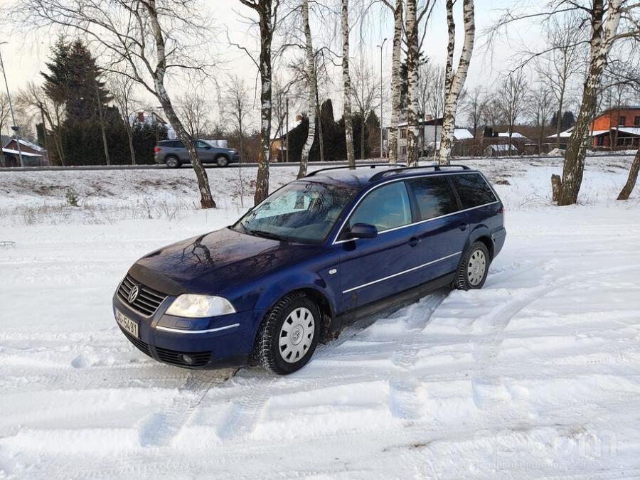 Blue Volkswagen Passat B5 2002 in Riga, with an engine capacity of 1.90 L and mileage of 475 thousand km for 1900 €, photo 3 on AUTOMOTO.COM.LV
