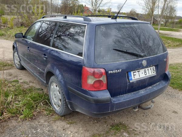 Blue Volkswagen Passat B5 2002 in Rezekne, with an engine capacity of 1.90 L and mileage of 372 thousand km for 1250 €, photo 2 on AUTOMOTO.COM.LV