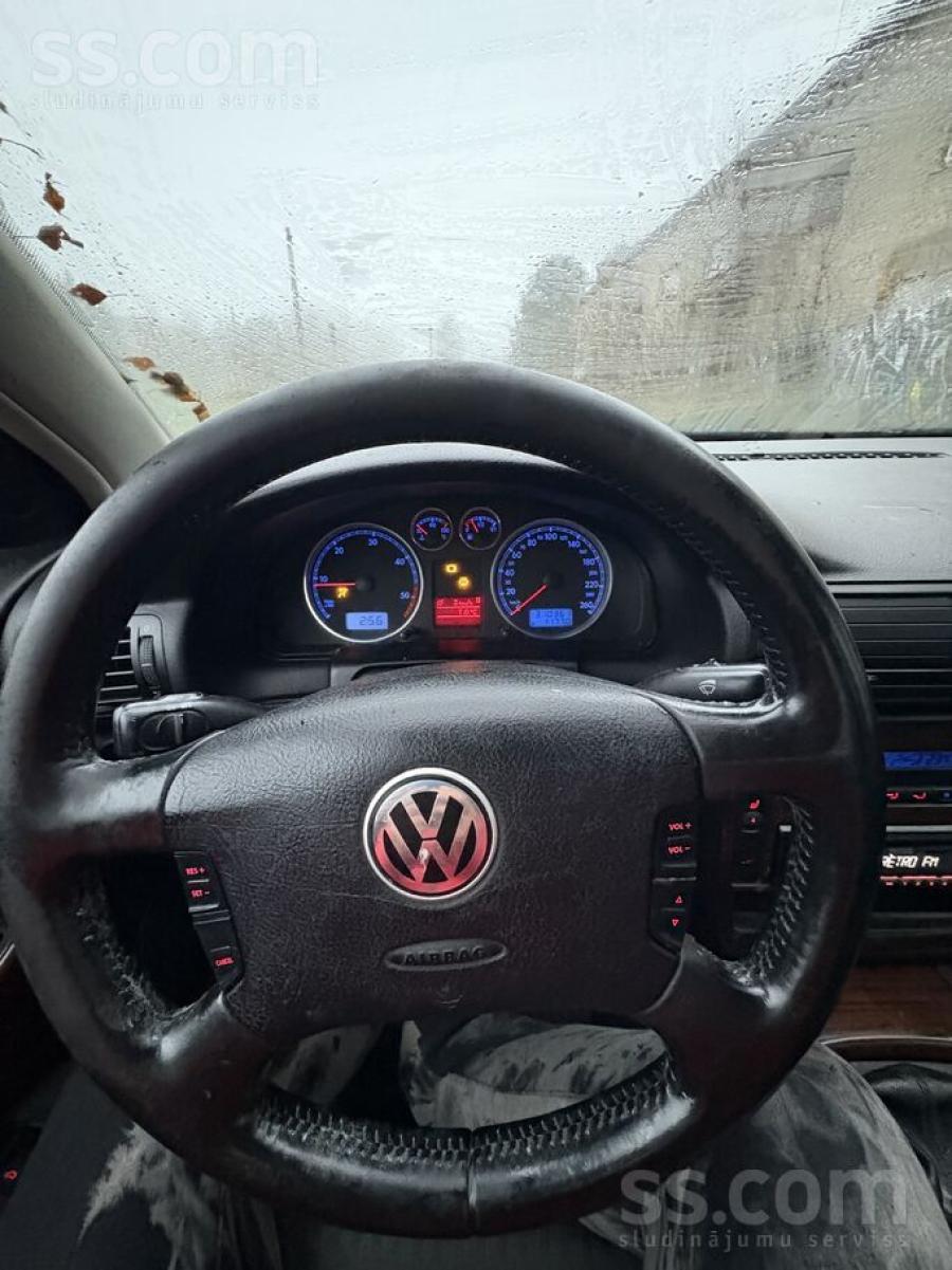 Blue Volkswagen Passat B5 2002 in Riga, with an engine capacity of 1.90 L and mileage of 310 thousand km for 700 €, photo 9 on AUTOMOTO.COM.LV