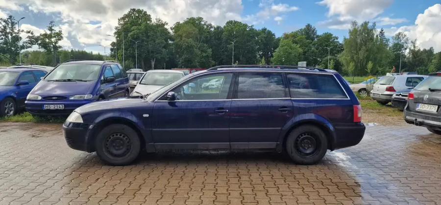 Blue Volkswagen Passat B5 2002 in Valmiera, with an engine capacity of 1.90 L and mileage of 352 thousand km for 1450 €, photo 6 on AUTOMOTO.COM.LV
