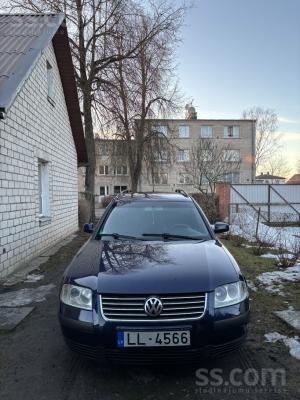 Zils Volkswagen Passat B5 2002 Balvi, ar dzinēja tilpumu 1.90 L un nobraukumu 380 tūkst. km par 1400 €, foto  vietnē AUTOMOTO.COM.LV