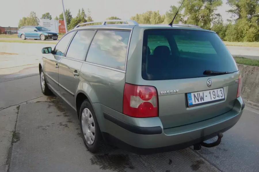 Blue Volkswagen Passat B5 2003 in Jekabpils, with an engine capacity of 1.90 L and mileage of 323 thousand km for 2790 €, photo 8 on AUTOMOTO.COM.LV