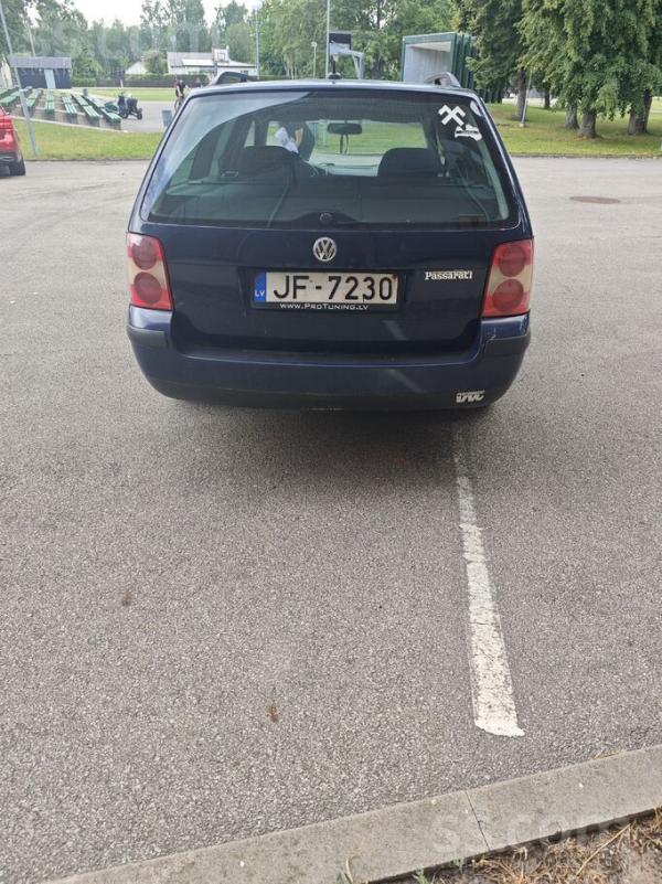 Zils Volkswagen Passat B5 2003 Tukums, ar dzinēja tilpumu 1.90 L un nobraukumu 600 tūkst. km par 1000 €, foto 3 vietnē AUTOMOTO.COM.LV