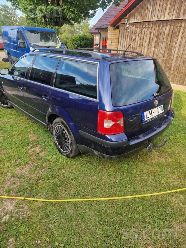 Blue Volkswagen Passat B5 2003 in Valka, with an engine capacity of 1.90 L and mileage of 492 thousand km for 1550 €, photo 4 on AUTOMOTO.COM.LV
