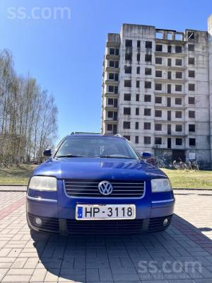 Zils Volkswagen Passat B5 2003 Jelgava, ar dzinēja tilpumu 2.50 L un nobraukumu 429 tūkst. km par 700 €, foto  vietnē AUTOMOTO.COM.LV