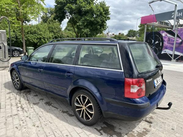 Zils Volkswagen Passat B5 2004 Rēzekne, ar dzinēja tilpumu 1.90 L un nobraukumu 359 tūkst. km par 1250 €, foto 3 vietnē AUTOMOTO.COM.LV