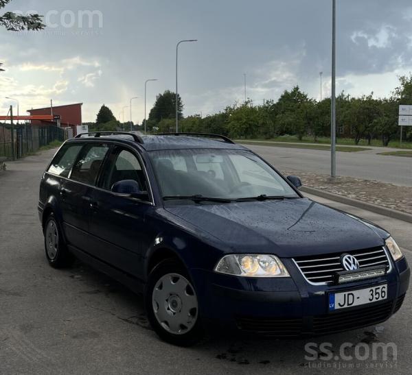 Blue Volkswagen Passat B5 2004 in Kraslava, with an engine capacity of 1.80 L and mileage of 333 thousand km for 1000 €, photo 2 on AUTOMOTO.COM.LV