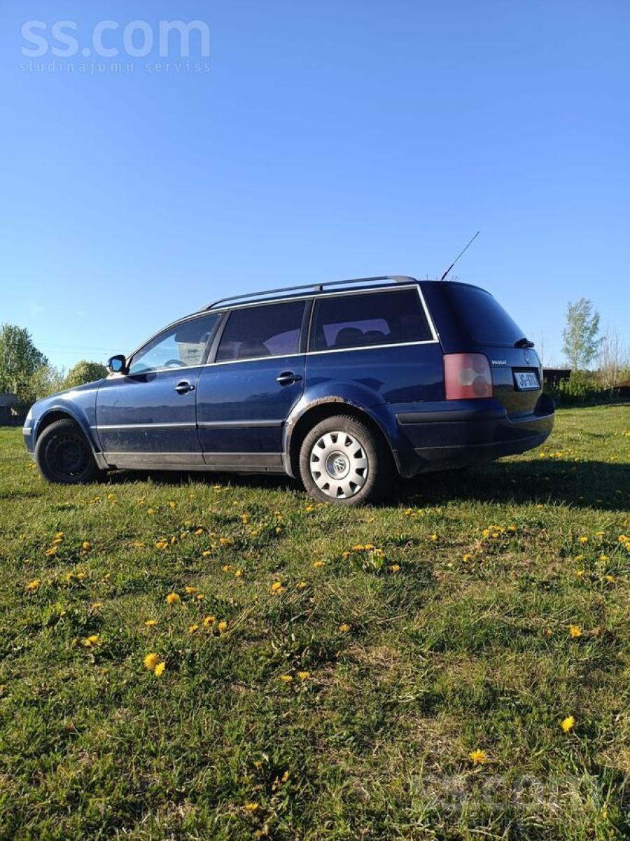 Zils Volkswagen Passat B5 2004 Ventspils, ar dzinēja tilpumu 1.90 L un nobraukumu 366 tūkst. km par 450 €, foto 1 vietnē AUTOMOTO.COM.LV