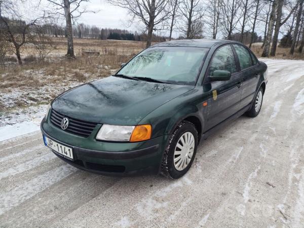 Green Volkswagen Passat B5 1996 in Madona, with an engine capacity of 1.60 L and mileage of 231 thousand km for 1000 €, photo 1 on AUTOMOTO.COM.LV