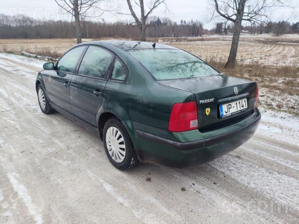 Green Volkswagen Passat B5 1996 in Madona, with an engine capacity of 1.60 L and mileage of 231 thousand km for 1000 €, photo 2 on AUTOMOTO.COM.LV