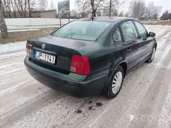 Green Volkswagen Passat B5 1996 in Madona, with an engine capacity of 1.60 L and mileage of 231 thousand km for 1000 €, photo 5 on AUTOMOTO.COM.LV