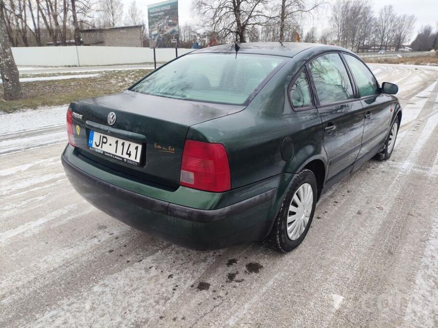 Zaļš Volkswagen Passat B5 1996 Madona, ar dzinēja tilpumu 1.60 L un nobraukumu 231 tūkst. km par 1000 €, foto 5 vietnē AUTOMOTO.COM.LV