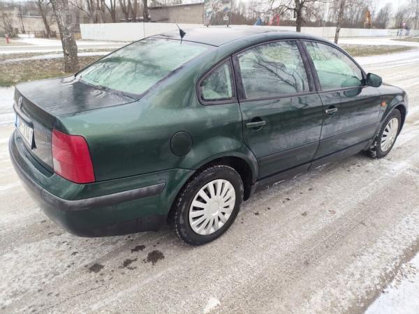 Green Volkswagen Passat B5 1996 in Madona, with an engine capacity of 1.60 L and mileage of 231 thousand km for 1000 €, photo 7 on AUTOMOTO.COM.LV