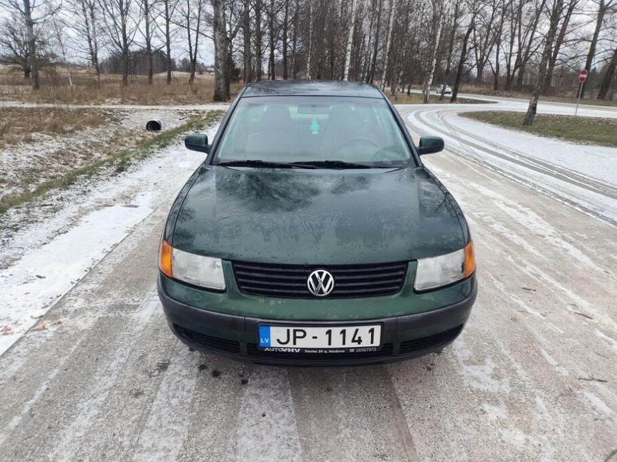 Zaļš Volkswagen Passat B5 1996 Madona, ar dzinēja tilpumu 1.60 L un nobraukumu 231 tūkst. km par 1000 €, foto 15 vietnē AUTOMOTO.COM.LV