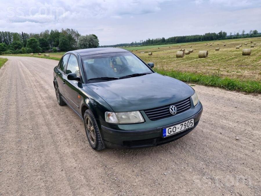 Green Volkswagen Passat B5 1997 in Preili, with an engine capacity of 1.60 L and mileage of 372 thousand km for 700 €, photo 1 on AUTOMOTO.COM.LV