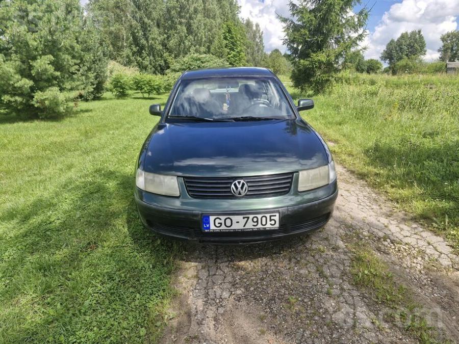 Zaļš Volkswagen Passat B5 1997 Preiļi, ar dzinēja tilpumu 1.60 L un nobraukumu 372 tūkst. km par 700 €, foto 1 vietnē AUTOMOTO.COM.LV