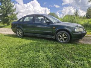Zaļš Volkswagen Passat B5 1997 Preiļi, ar dzinēja tilpumu 1.60 L un nobraukumu 372 tūkst. km par 700 €, foto 3 vietnē AUTOMOTO.COM.LV