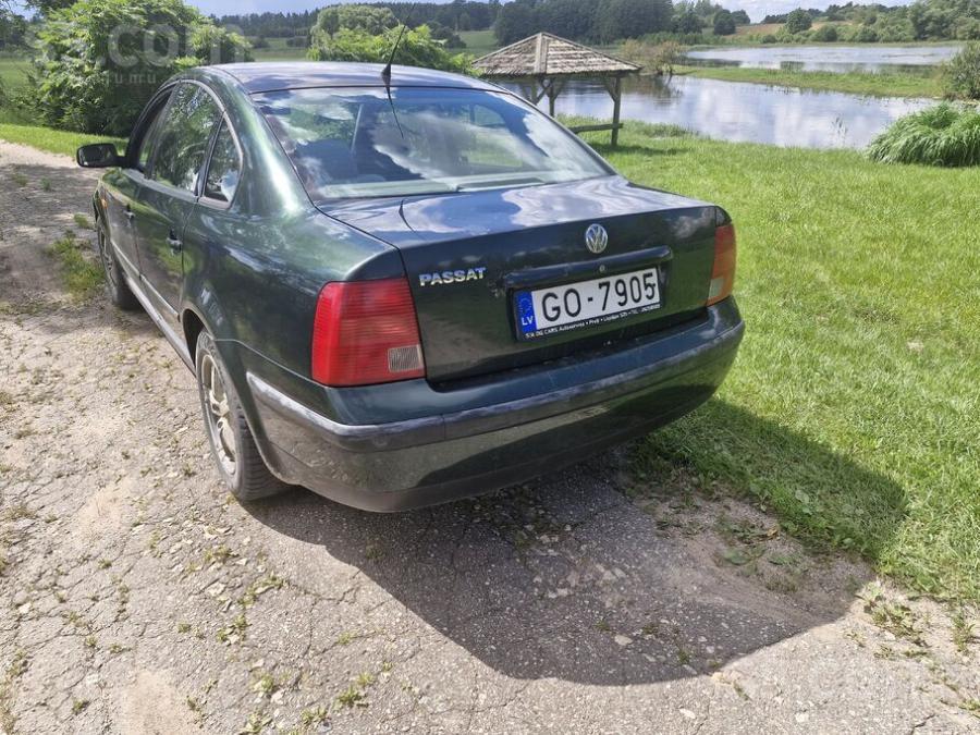 Zaļš Volkswagen Passat B5 1997 Preiļi, ar dzinēja tilpumu 1.60 L un nobraukumu 372 tūkst. km par 700 €, foto 4 vietnē AUTOMOTO.COM.LV