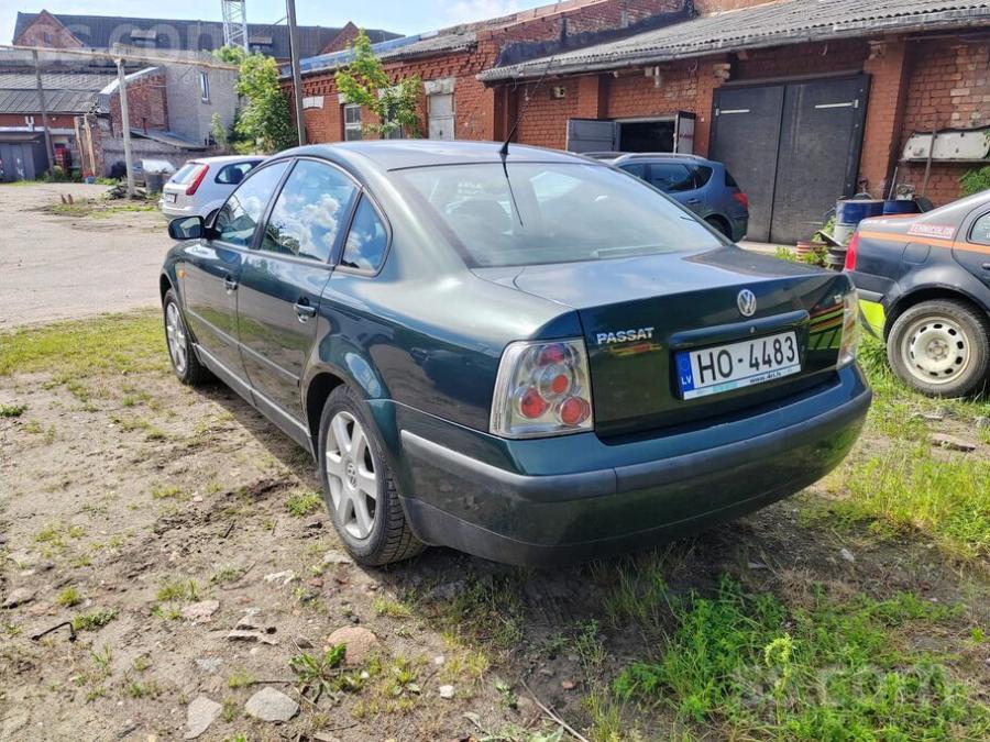 Zaļš Volkswagen Passat B5 1997 Liepāja, ar dzinēja tilpumu 1.80 L un nobraukumu 251 tūkst. km par 1200 €, foto 1 vietnē AUTOMOTO.COM.LV